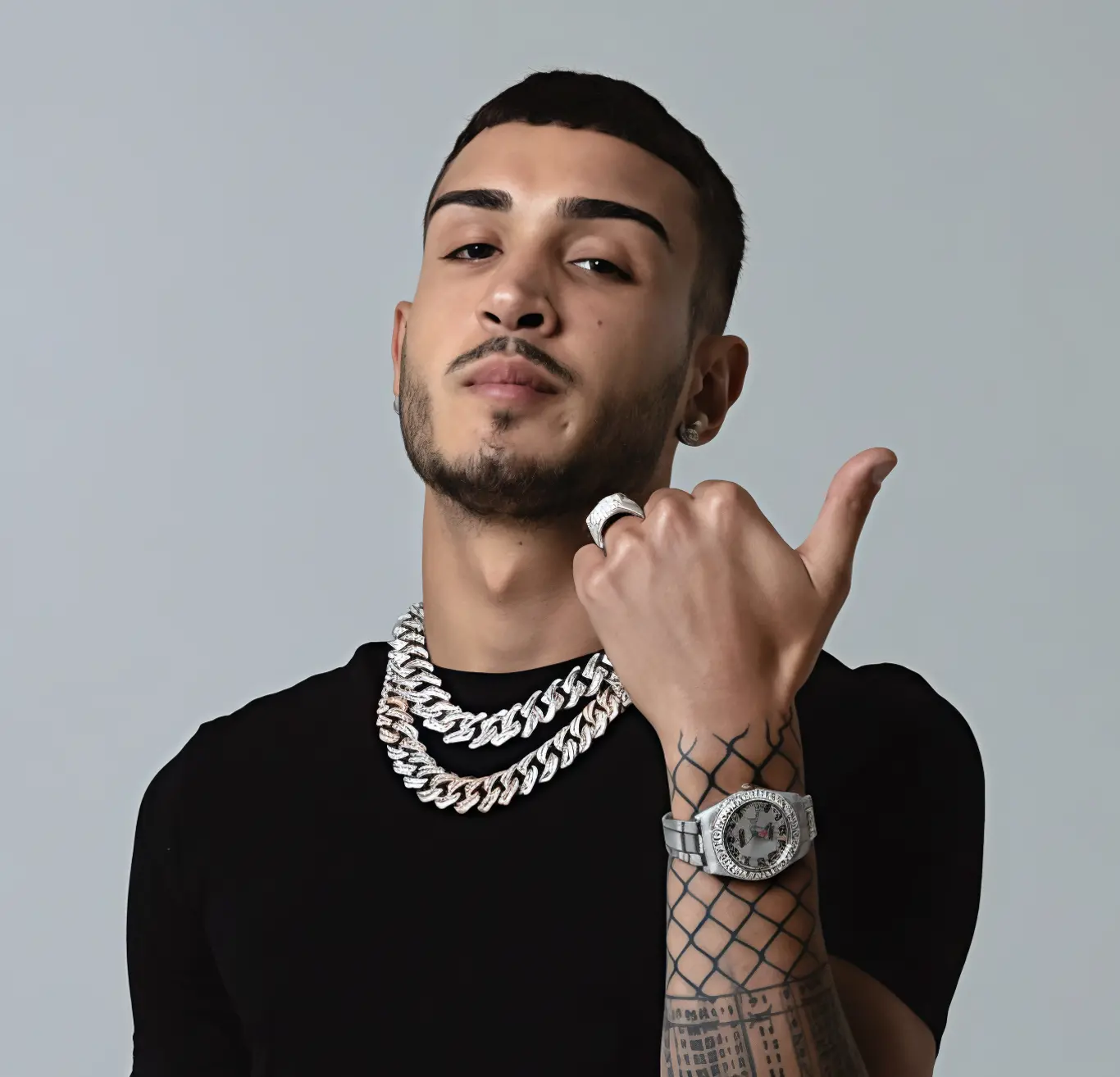 Capo Plaza annuncia il tour estivo 2025